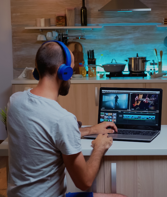 How to create a stunning intro video for social media - VoiceTalks