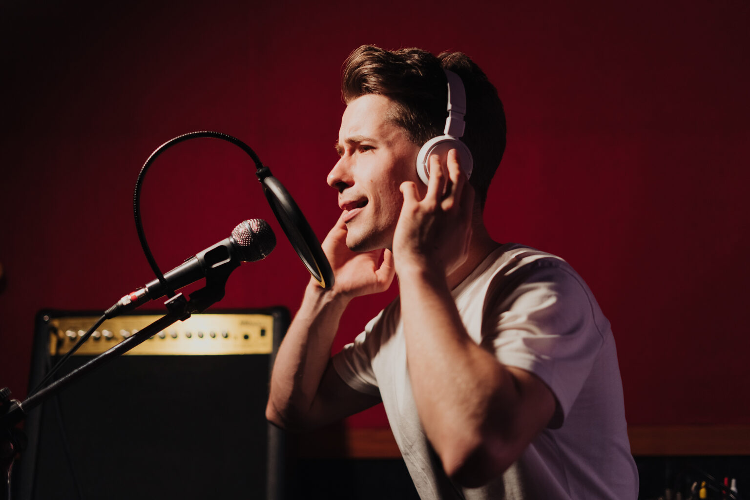 Dialect vs. Accent: how to use them in voice overs | Voice123