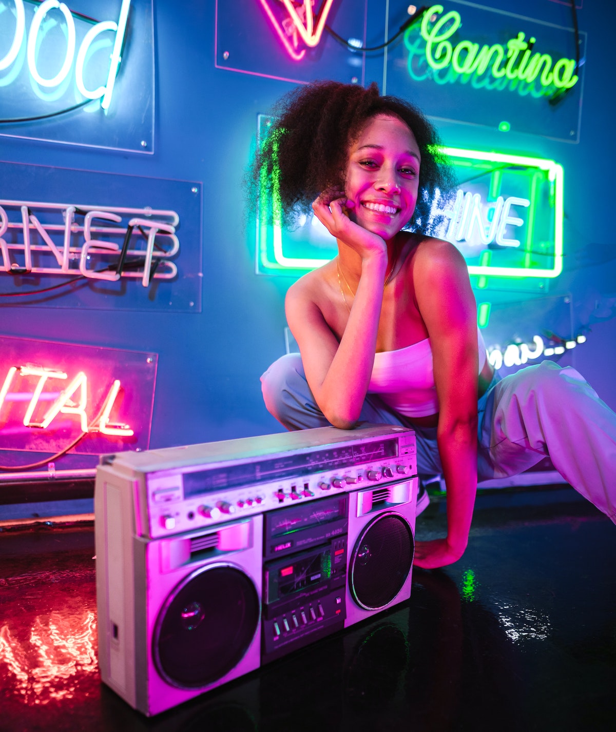 Radio advertising: Cost, examples & pro tips for 2025 | Voice123