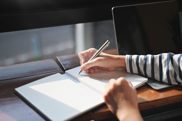 Movie trailer script examples - Voice123