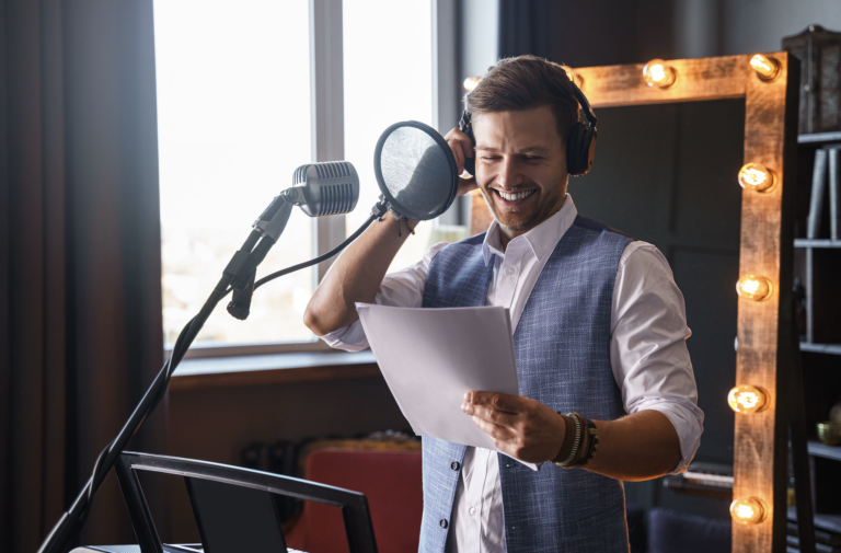 Famous voice actors: Icons of the voice over industry! | Voice123